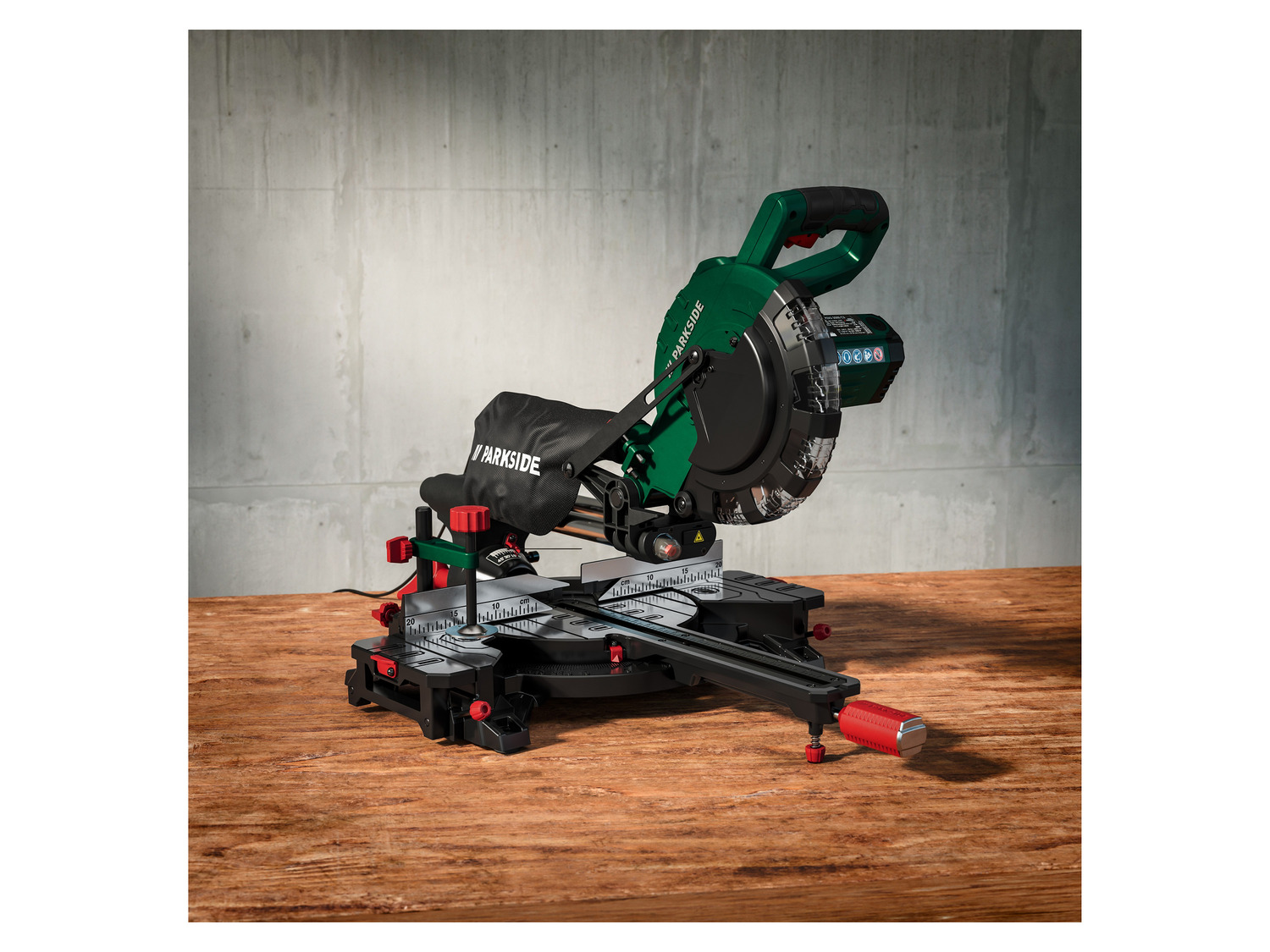 Pilarka ukosowa PZKS 2000 C3, 2000 W | LIDL.PL